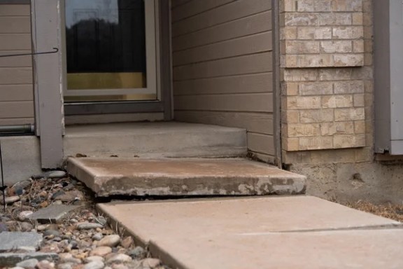 Your Porch is Sinking? Fix It Fast with These 2 Expert Tips!